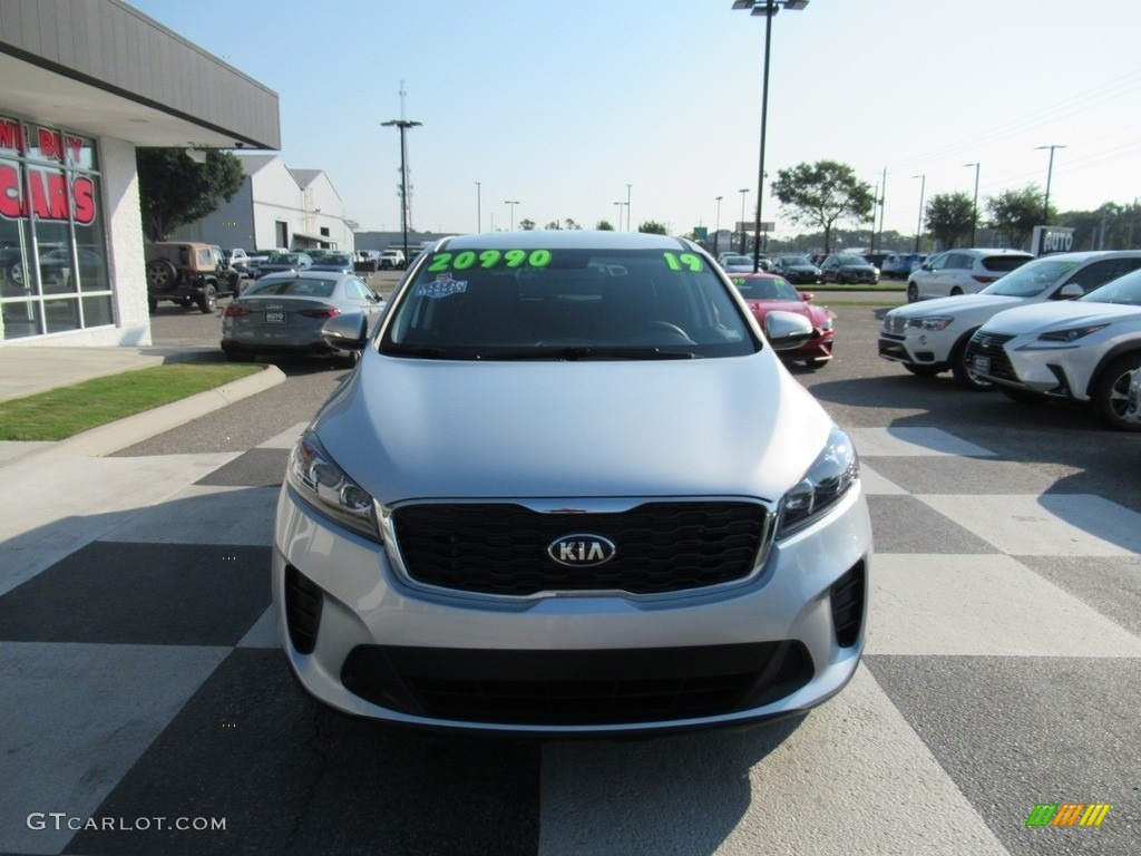 2019 Sparkling Silver Kia Sorento LX V6 #135490518 Photo #2 | GTCarLot.com - Car Color Galleries