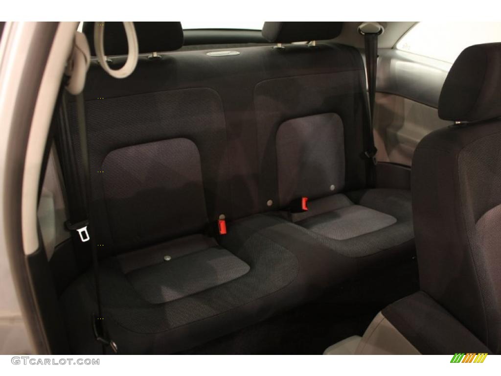 2003 Reflex Silver Metallic Volkswagen New Beetle GLS Coupe #41238251 Photo #12 | GTCarLot.com ...