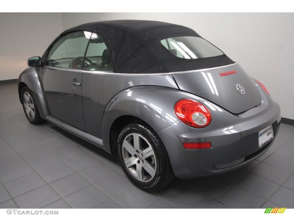 2006 Platinum Grey Volkswagen New Beetle 2.5 Convertible #69351496 Photo #5 | GTCarLot.com - Car ...