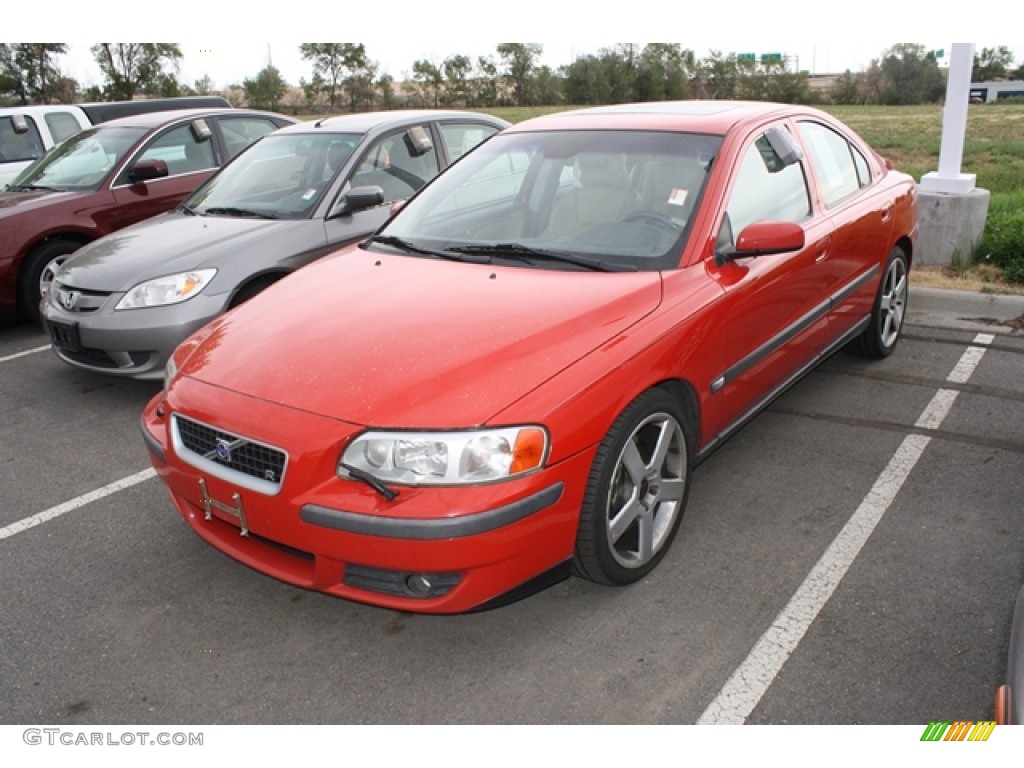 2004 Passion Red Volvo S60 R AWD #71274755 Photo #4 | GTCarLot.com - Car Color Galleries