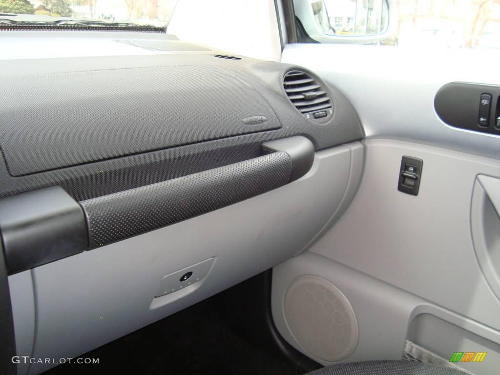 2003 Reflex Silver Metallic Volkswagen New Beetle GLS Coupe #7131644 Photo #16 | GTCarLot.com ...