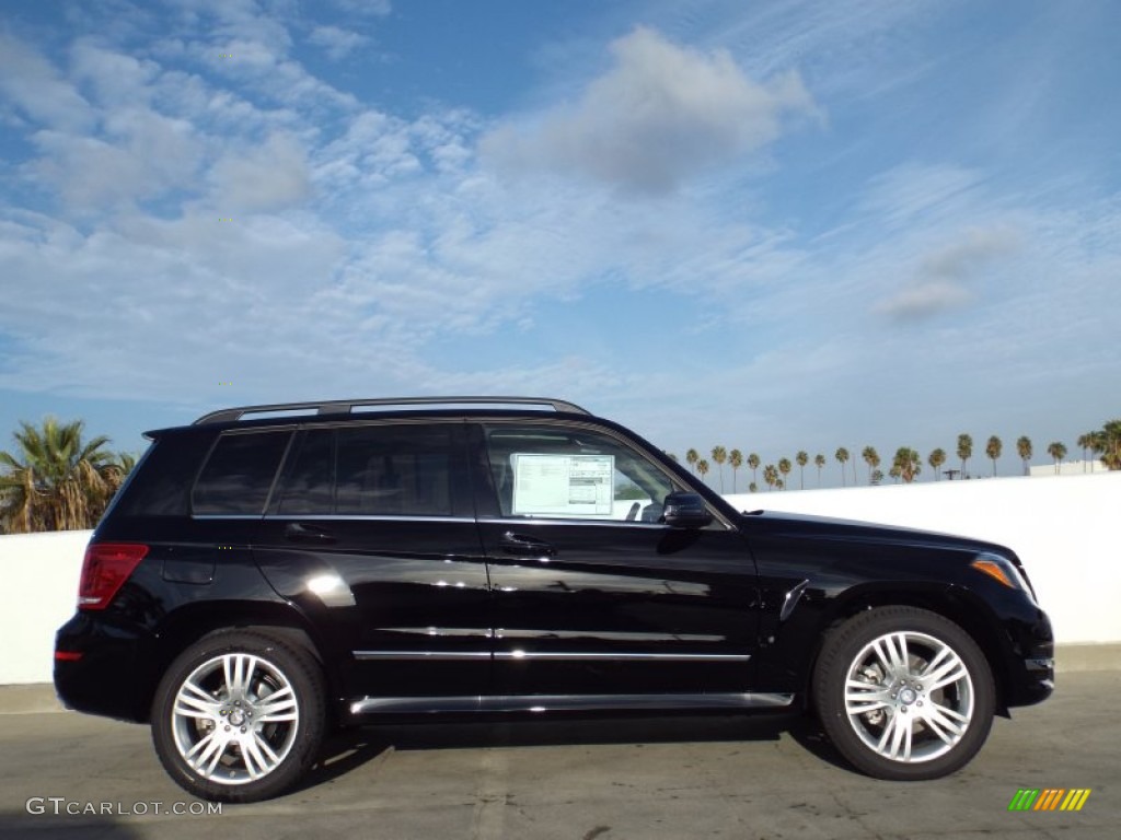 2014-black-mercedes-benz-glk-250-bluetec-4matic-88255725-photo-3